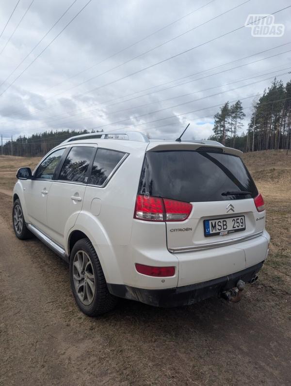 White Citroen C-Crosser 2012 in Vilnius, with an engine capacity of 2.20 L and mileage of 337 thousand km for 4100 €, photo 6 on AUTOMOTO.COM.LV