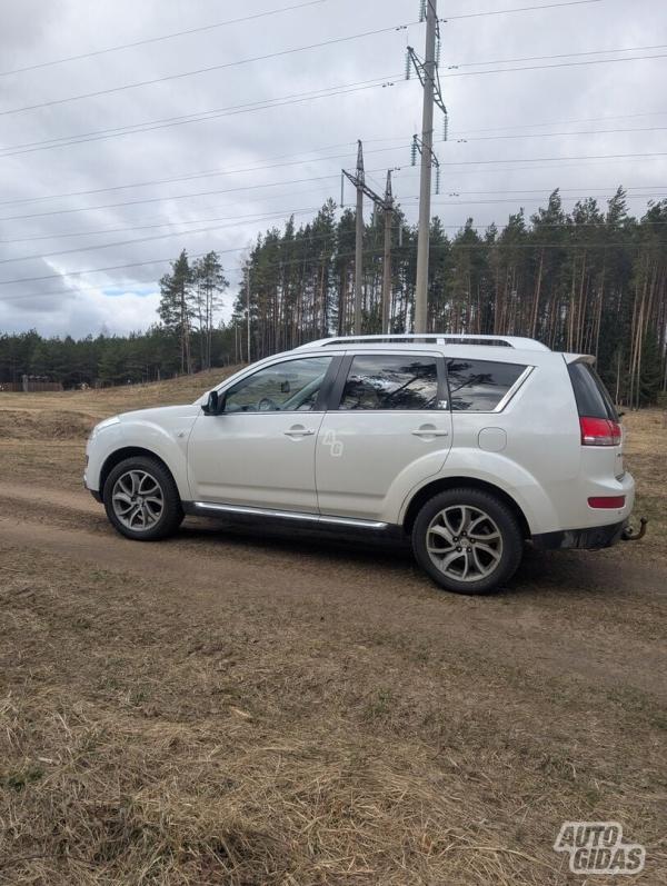White Citroen C-Crosser 2012 in Vilnius, with an engine capacity of 2.20 L and mileage of 337 thousand km for 4100 €, photo 7 on AUTOMOTO.COM.LV