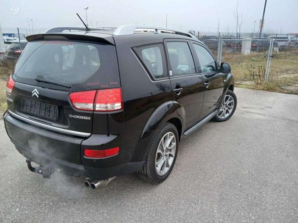 Black Citroen C-Elysee 2009 in Marijampole, with an engine capacity of 2.20 L and mileage of 241 thousand km for 3699 €, photo 5 on AUTOMOTO.COM.LV