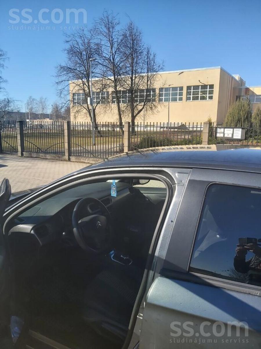 Pelēks Citroen C-Elysee 2014 Rīga, ar dzinēja tilpumu 1.60 L un nobraukumu 710 tūkst. km par 1250 €, foto 5 vietnē AUTOMOTO.COM.LV