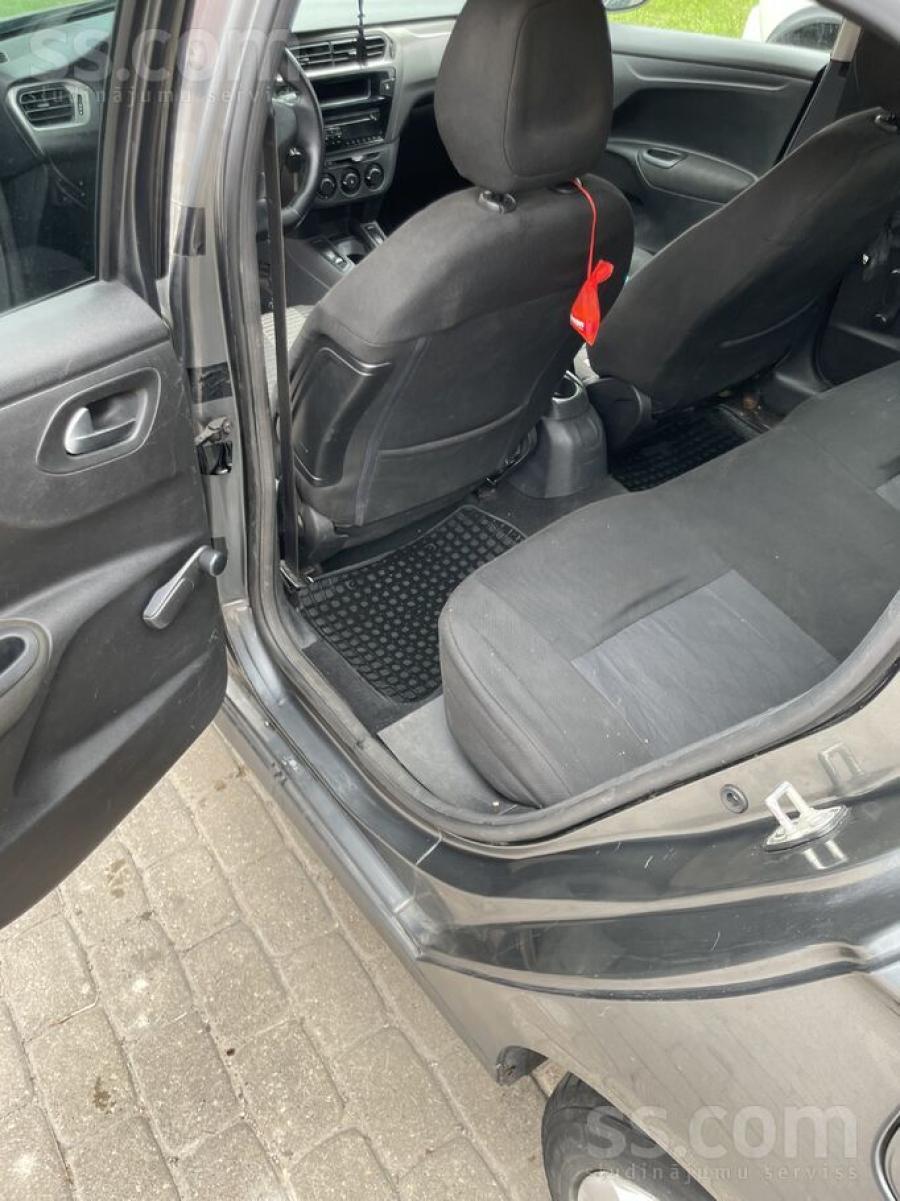 Pelēks Citroen C-Elysee 2014 Rīga, ar dzinēja tilpumu 1.60 L un nobraukumu 0 tūkst. km par 1550 €, foto 9 vietnē AUTOMOTO.COM.LV