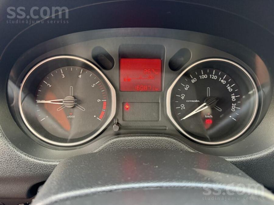 Pelēks Citroen C-Elysee 2018 Daugavpils, ar dzinēja tilpumu 1.20 L un nobraukumu 0 tūkst. km par 6300 €, foto 22 vietnē AUTOMOTO.COM.LV