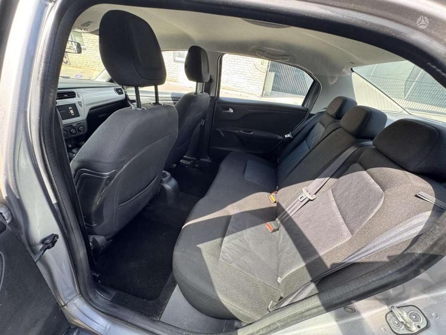 Pelēks Citroen C-Elysee 2018 Tauragė, ar dzinēja tilpumu 1.20 L un nobraukumu 176 tūkst. km par 2400 €, foto 11 vietnē AUTOMOTO.COM.LV