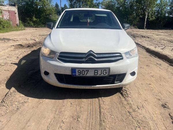 White Citroen C-Elysee 2013 in Ukmerge, with an engine capacity of 1.60 L and mileage of 310 thousand km for 1450 €, photo 2 on AUTOMOTO.COM.LV