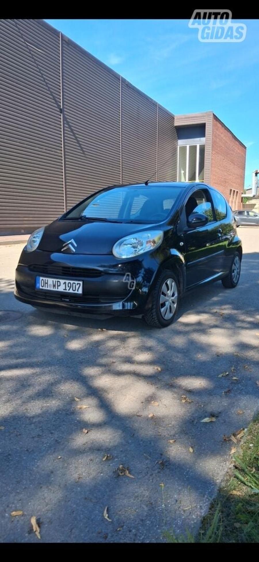 Black Citroen C1 2007 in Klaipeda, with an engine capacity of 1.00 L and mileage of 124 thousand km for 1490 €, photo 1 on AUTOMOTO.COM.LV
