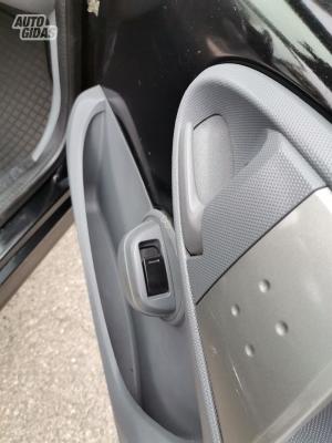 Black Citroen C1 2007 in Klaipeda, with an engine capacity of 1.00 L and mileage of 124 thousand km for 1490 €, photo 12 on AUTOMOTO.COM.LV