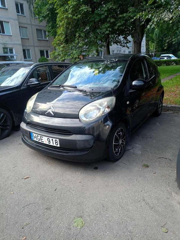 Black Citroen C1 2007 in Kaunas, with an engine capacity of 1.00 L and mileage of 201 thousand km for 1500 €, photo 2 on AUTOMOTO.COM.LV
