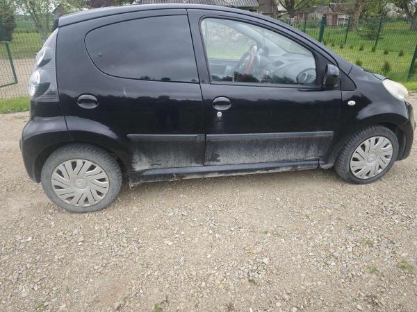Black Citroen C1 2007 in Siauliai, with an engine capacity of 1.40 L and mileage of 227 thousand km for 400 €, photo 8 on AUTOMOTO.COM.LV