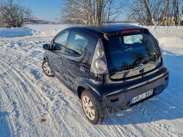 Black Citroen C1 2009 in Siauliai, with an engine capacity of 1.00 L and mileage of 133 thousand km for 1650 €, photo 4 on AUTOMOTO.COM.LV