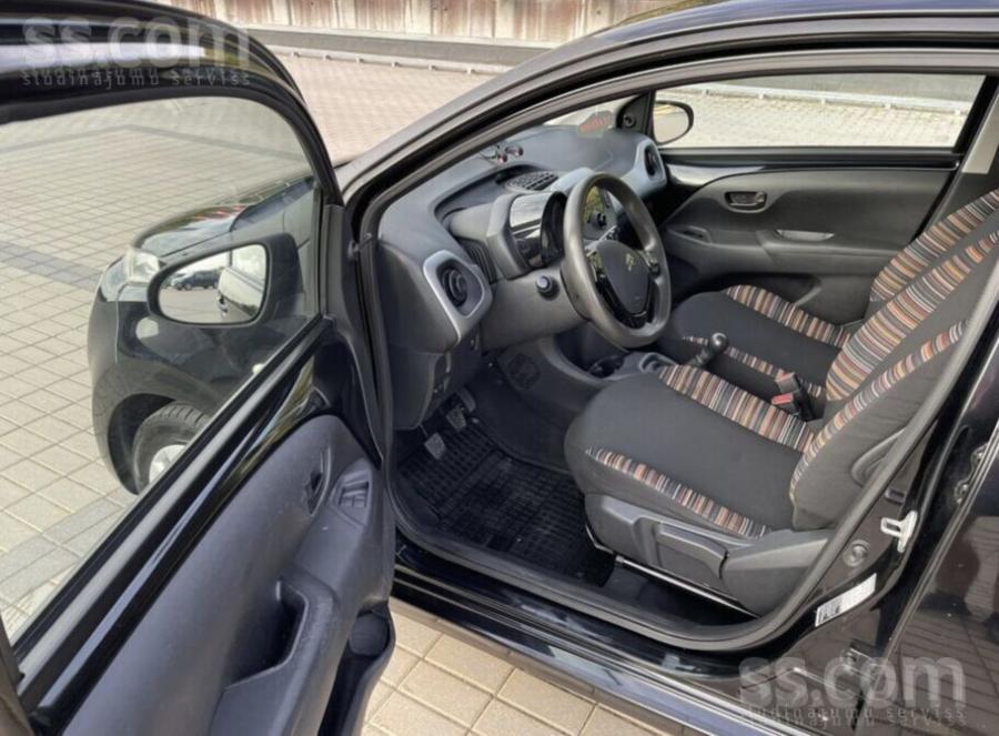 Melns Citroen C1 2014 Rīga, ar dzinēja tilpumu 1.00 L un nobraukumu 276 tūkst. km par 3300 €, foto 16 vietnē AUTOMOTO.COM.LV