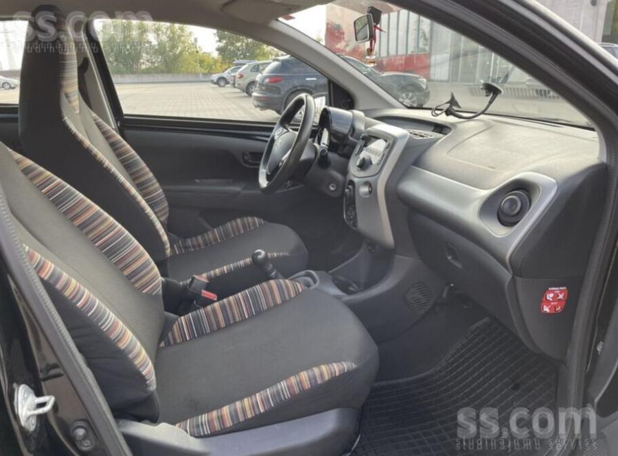 Melns Citroen C1 2014 Rīga, ar dzinēja tilpumu 1.00 L un nobraukumu 276 tūkst. km par 3300 €, foto 20 vietnē AUTOMOTO.COM.LV