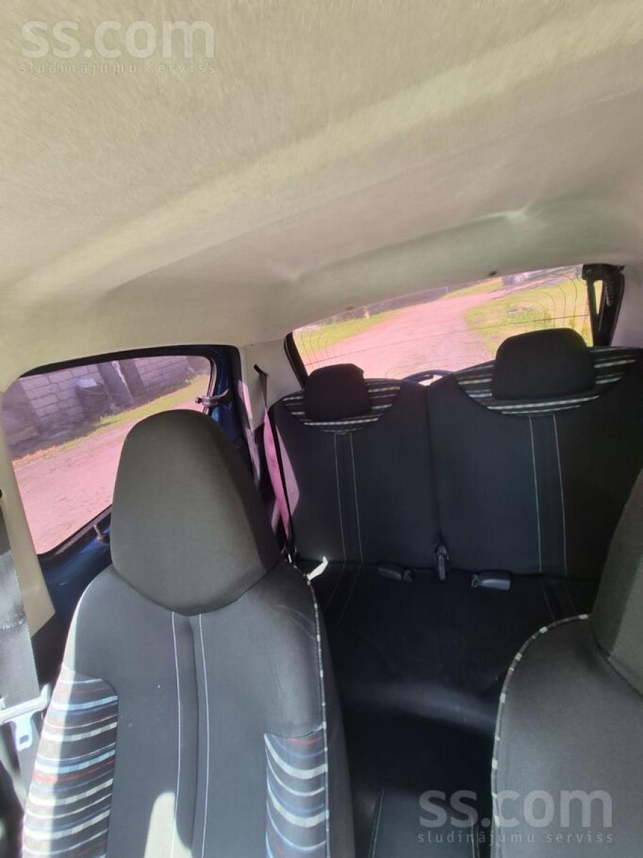 Zils Citroen C1 2012 Ogre, ar dzinēja tilpumu 1.00 L un nobraukumu 275 tūkst. km par 1900 €, foto 9 vietnē AUTOMOTO.COM.LV
