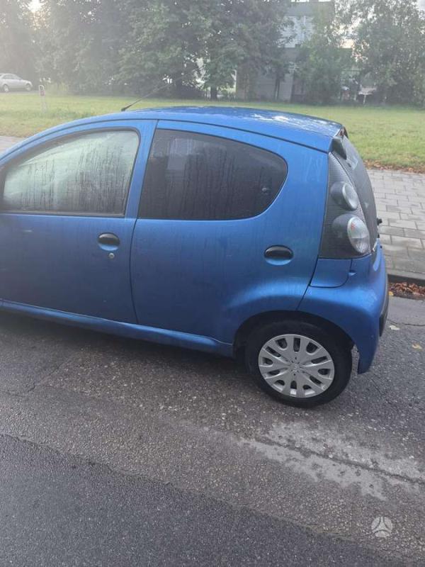 Blue Citroen C1 2012 in Klaipeda, with an engine capacity of 1.00 L and mileage of 209 thousand km for 950 €, photo 7 on AUTOMOTO.COM.LV