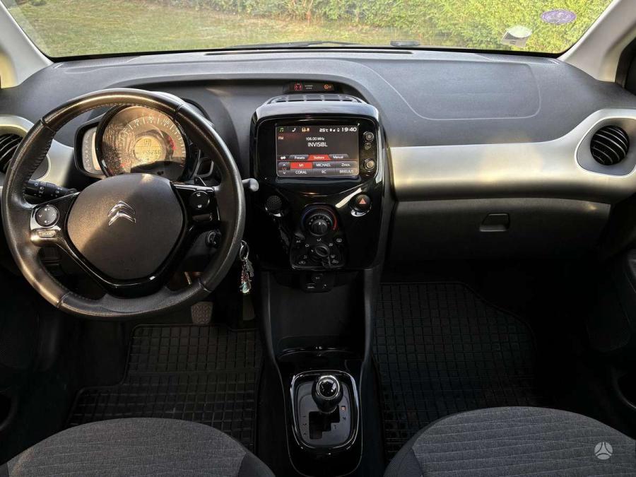 Green Citroen C1 2015 in Panevezys, with an engine capacity of 1.00 L and mileage of 145 thousand km for 5700 €, photo 8 on AUTOMOTO.COM.LV