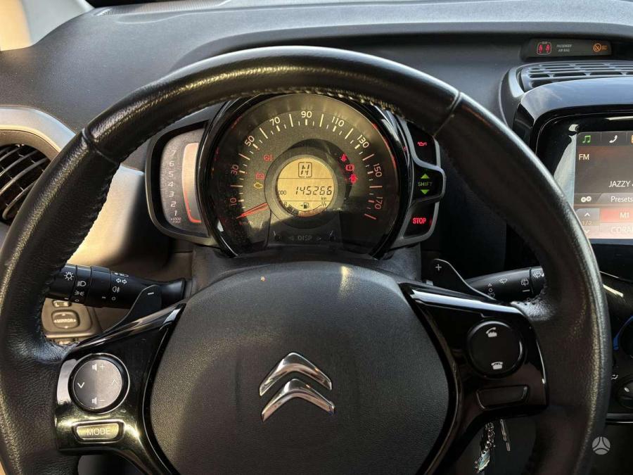 Green Citroen C1 2015 in Panevezys, with an engine capacity of 1.00 L and mileage of 145 thousand km for 5700 €, photo 9 on AUTOMOTO.COM.LV