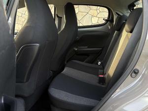 Green Citroen C1 2015 in Panevezys, with an engine capacity of 1.00 L and mileage of 145 thousand km for 5700 €, photo 11 on AUTOMOTO.COM.LV