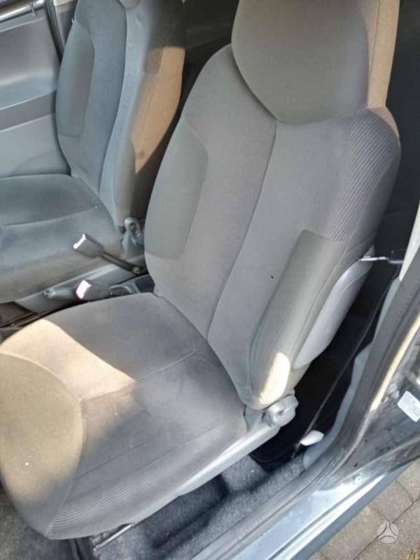 Pelēks Citroen C1 2007 Viļņa, ar dzinēja tilpumu 1.40 L un nobraukumu 282 tūkst. km par 750 €, foto 3 vietnē AUTOMOTO.COM.LV