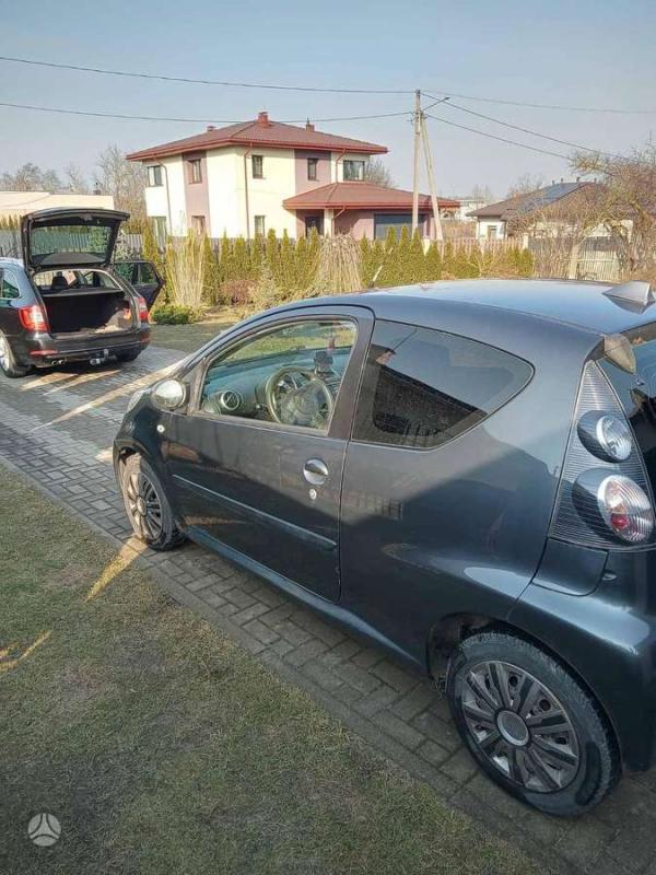 Pelēks Citroen C1 2007 Viļņa, ar dzinēja tilpumu 1.40 L un nobraukumu 282 tūkst. km par 750 €, foto 5 vietnē AUTOMOTO.COM.LV