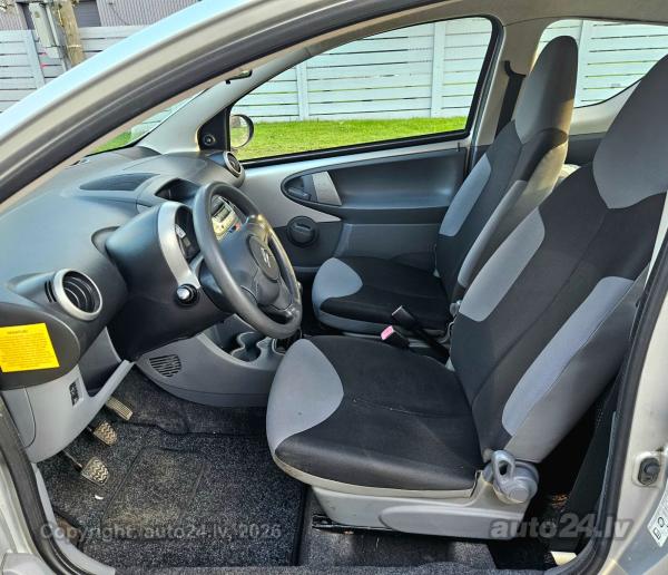 Pelēks Citroen C1 2008 Tallina, ar dzinēja tilpumu 1.00 L un nobraukumu 294 tūkst. km par 590 €, foto 9 vietnē AUTOMOTO.COM.LV
