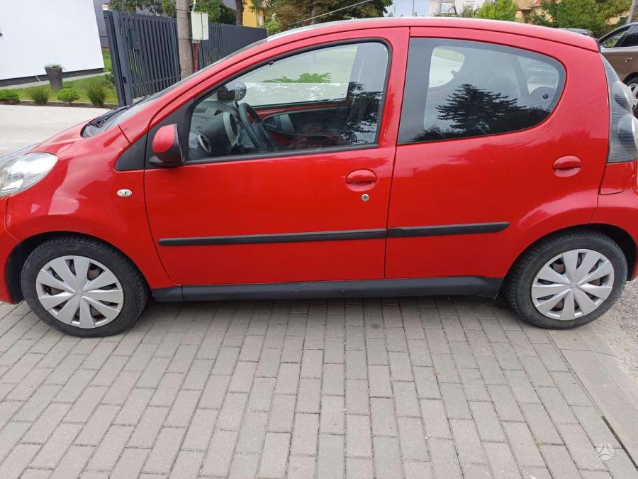 Red Citroen C1 2006 in Marijampole, with an engine capacity of 1.00 L and mileage of 167 thousand km for 999 €, photo 9 on AUTOMOTO.COM.LV