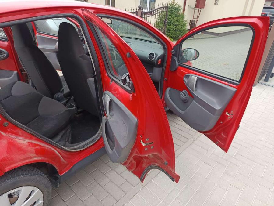Red Citroen C1 2006 in Marijampole, with an engine capacity of 1.00 L and mileage of 167 thousand km for 999 €, photo 14 on AUTOMOTO.COM.LV