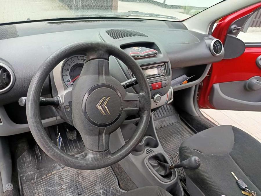 Red Citroen C1 2006 in Marijampole, with an engine capacity of 1.00 L and mileage of 167 thousand km for 999 €, photo 23 on AUTOMOTO.COM.LV