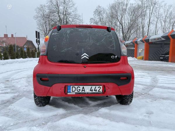 Sarkans Citroen C1 2007 Viļņa, ar dzinēja tilpumu 1.00 L un nobraukumu 284 tūkst. km par 1190 €, foto 6 vietnē AUTOMOTO.COM.LV