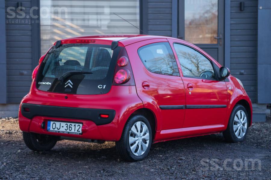 Red Citroen C1 2009 in Riga, with an engine capacity of 1.00 L and mileage of 178 thousand km for 2500 €, photo 5 on AUTOMOTO.COM.LV