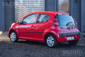 Red Citroen C1 2009 in Riga, with an engine capacity of 1.00 L and mileage of 178 thousand km for 2500 €, photo 4 on AUTOMOTO.COM.LV