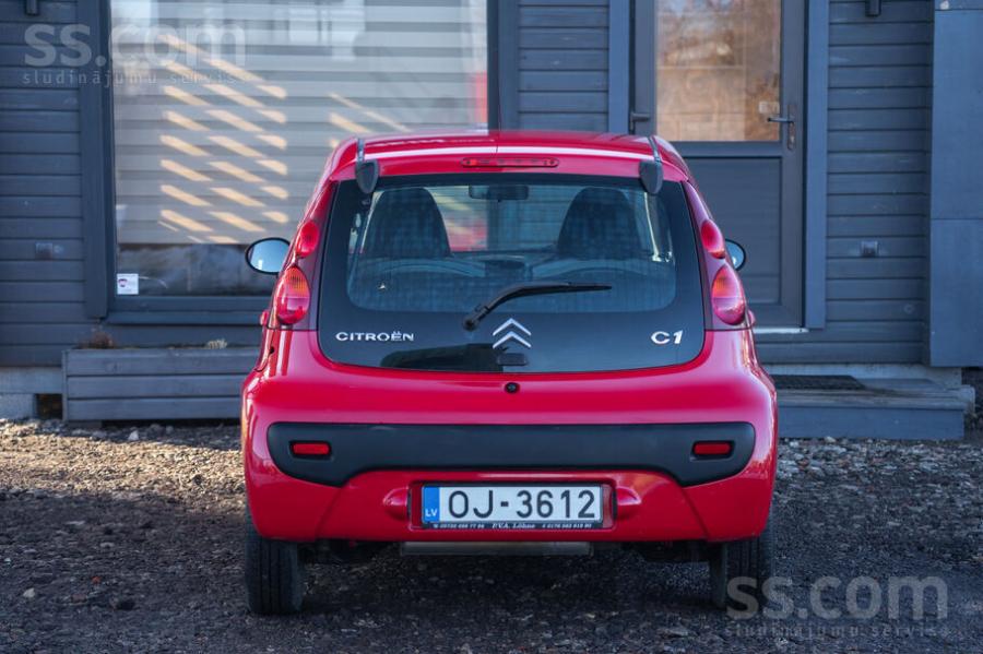 Red Citroen C1 2009 in Riga, with an engine capacity of 1.00 L and mileage of 178 thousand km for 2500 €, photo 7 on AUTOMOTO.COM.LV