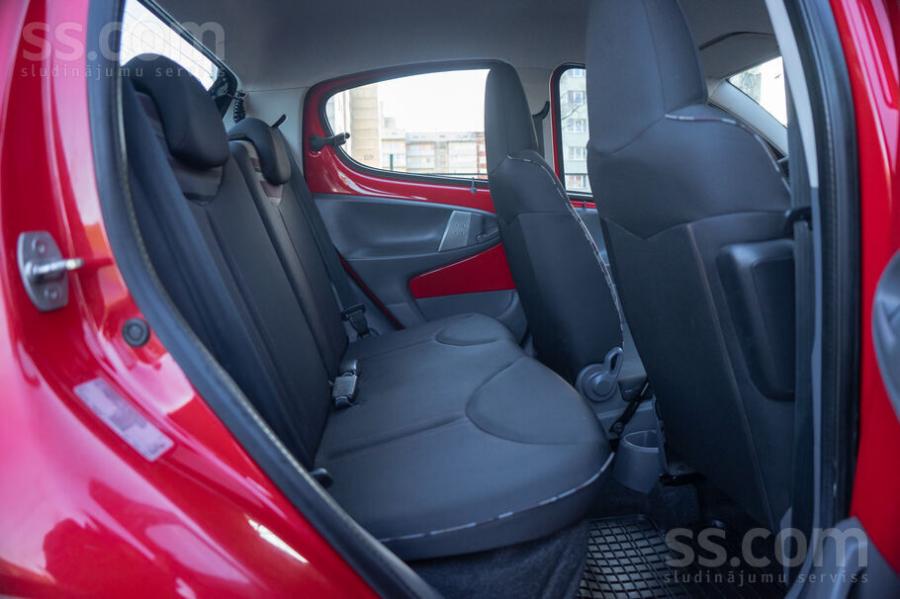 Red Citroen C1 2009 in Riga, with an engine capacity of 1.00 L and mileage of 178 thousand km for 2500 €, photo 11 on AUTOMOTO.COM.LV
