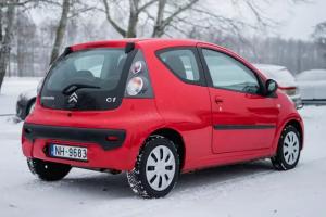 Red Citroen C1 2009 in Liepaja, with an engine capacity of 1.00 L and mileage of 84 thousand km for 2800 €, photo 5 on AUTOMOTO.COM.LV