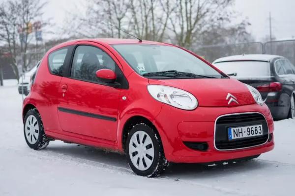 Sarkans Citroen C1 2009 Liepāja, ar dzinēja tilpumu 1.00 L un nobraukumu 84 tūkst. km par 2800 €, foto 5 vietnē AUTOMOTO.COM.LV
