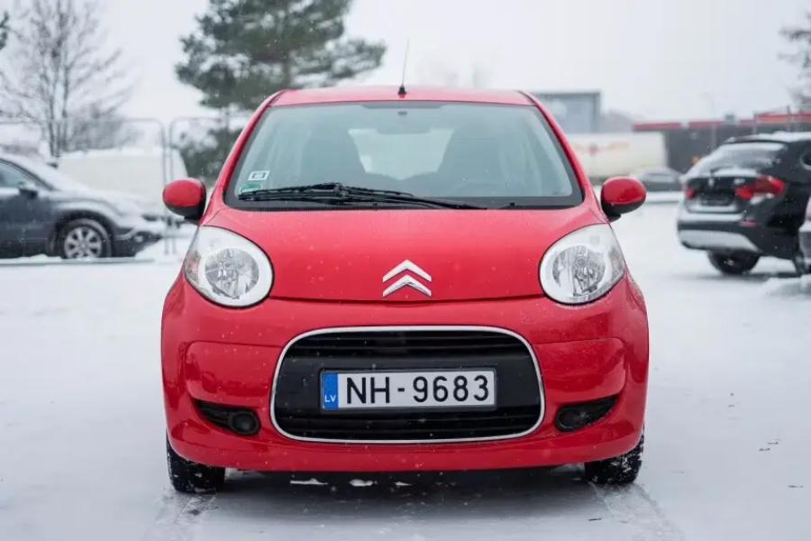 Red Citroen C1 2009 in Liepaja, with an engine capacity of 1.00 L and mileage of 84 thousand km for 2800 €, photo 7 on AUTOMOTO.COM.LV
