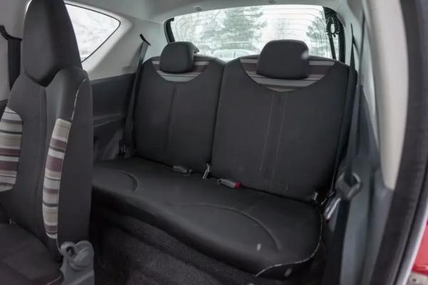 Sarkans Citroen C1 2009 Liepāja, ar dzinēja tilpumu 1.00 L un nobraukumu 84 tūkst. km par 2800 €, foto 8 vietnē AUTOMOTO.COM.LV