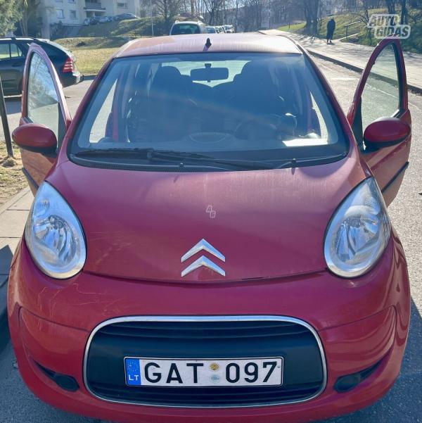 Sarkans Citroen C1 2011 Viļņa, ar dzinēja tilpumu 1.00 L un nobraukumu 38 tūkst. km par 3500 €, foto 1 vietnē AUTOMOTO.COM.LV