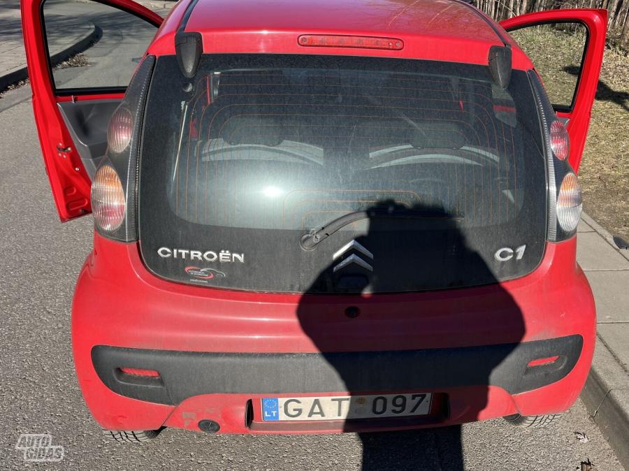 Red Citroen C1 2011 in Vilnius, with an engine capacity of 1.00 L and mileage of 38 thousand km for 3500 €, photo 3 on AUTOMOTO.COM.LV