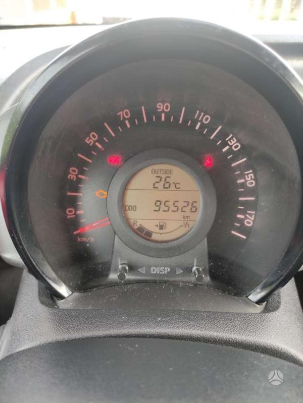 Red Citroen C1 2015 in Kedainiai, with an engine capacity of 1.00 L and mileage of 96 thousand km for 2900 €, photo 4 on AUTOMOTO.COM.LV