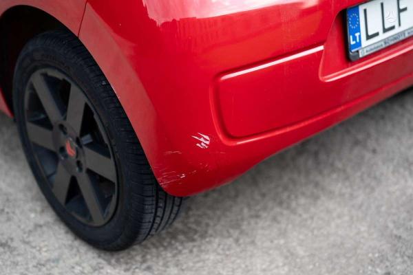 Red Citroen C1 2015 in Kedainiai, with an engine capacity of 1.00 L and mileage of 96 thousand km for 2900 €, photo 11 on AUTOMOTO.COM.LV