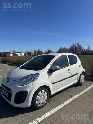 Balts Citroen C1 2014 Rīga, ar dzinēja tilpumu 1.00 L un nobraukumu 100 tūkst. km par 2550 €, foto  vietnē AUTOMOTO.COM.LV