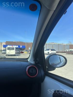 Balts Citroen C1 2014 Rīga, ar dzinēja tilpumu 1.00 L un nobraukumu 100 tūkst. km par 2550 €, foto 6 vietnē AUTOMOTO.COM.LV