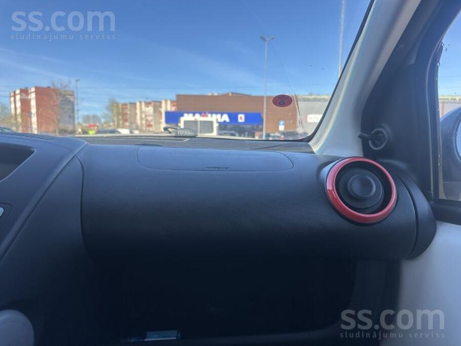 Balts Citroen C1 2014 Rīga, ar dzinēja tilpumu 1.00 L un nobraukumu 100 tūkst. km par 2550 €, foto 7 vietnē AUTOMOTO.COM.LV