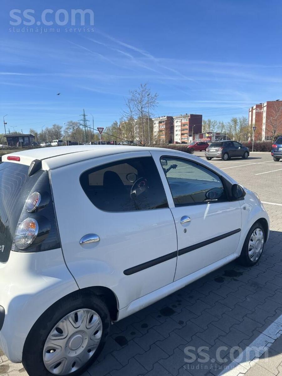 Balts Citroen C1 2014 Rīga, ar dzinēja tilpumu 1.00 L un nobraukumu 100 tūkst. km par 2550 €, foto 15 vietnē AUTOMOTO.COM.LV