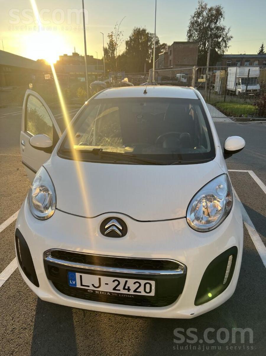 White Citroen C1 2014 in Riga, with an engine capacity of 1.00 L and mileage of 101 thousand km for 2700 €, photo 1 on AUTOMOTO.COM.LV