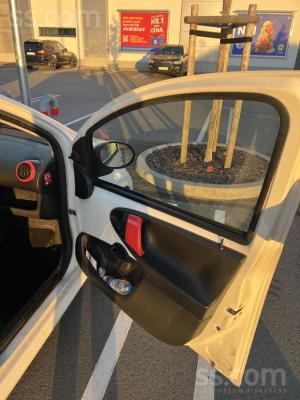 White Citroen C1 2014 in Riga, with an engine capacity of 1.00 L and mileage of 101 thousand km for 2700 €, photo 8 on AUTOMOTO.COM.LV