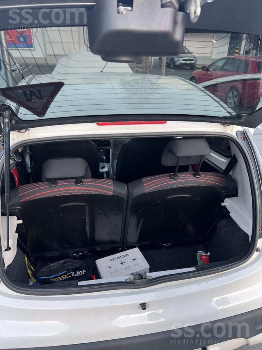 White Citroen C1 2014 in Riga, with an engine capacity of 1.00 L and mileage of 101 thousand km for 2700 €, photo 13 on AUTOMOTO.COM.LV