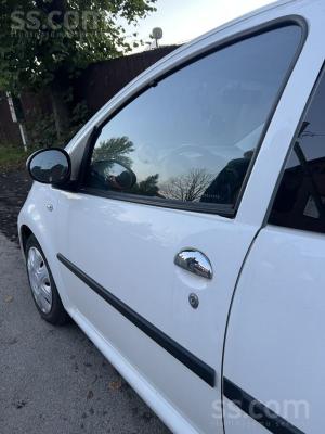 White Citroen C1 2014 in Riga, with an engine capacity of 1.00 L and mileage of 101 thousand km for 2700 €, photo 14 on AUTOMOTO.COM.LV