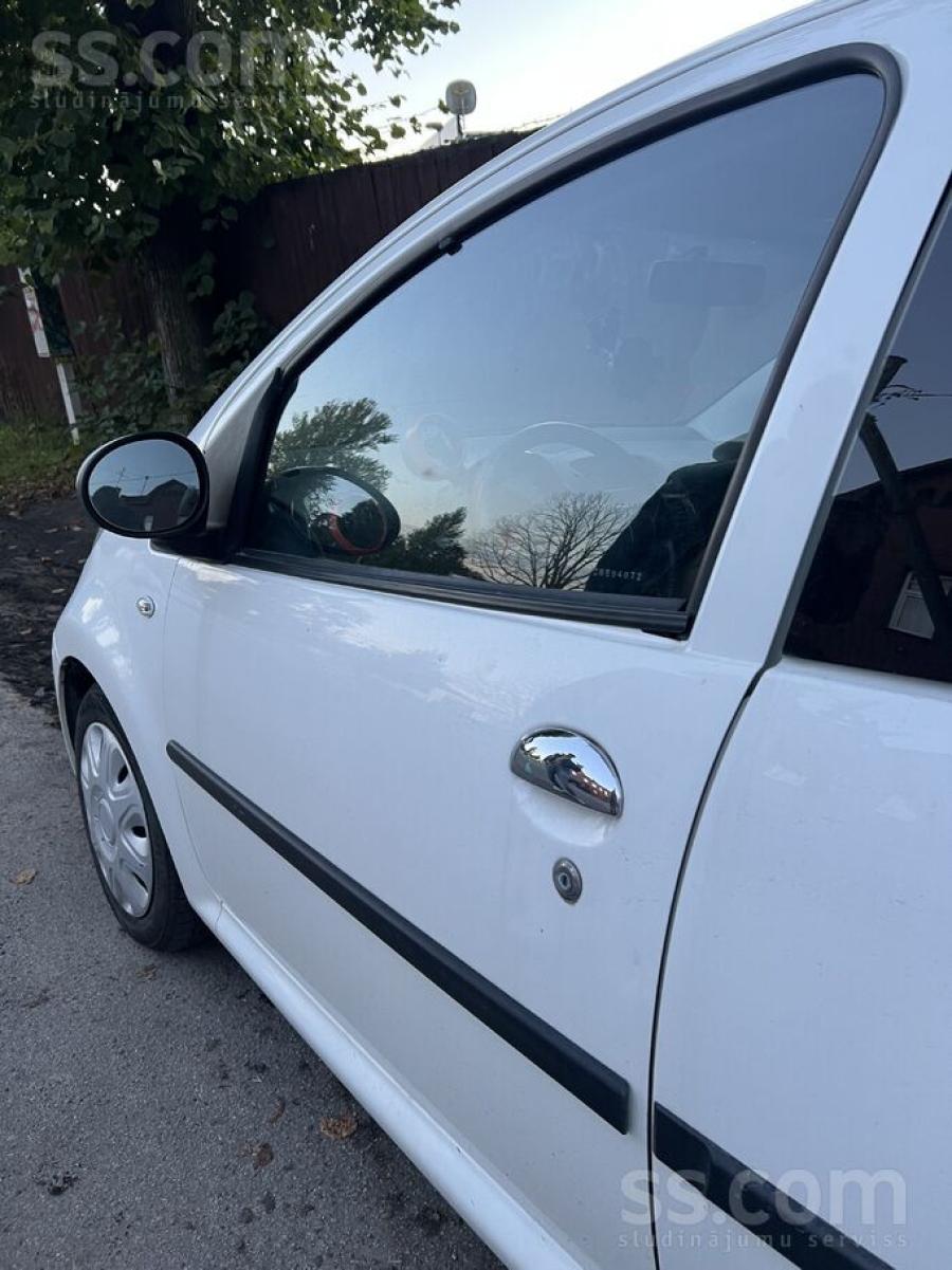 White Citroen C1 2014 in Riga, with an engine capacity of 1.00 L and mileage of 101 thousand km for 2700 €, photo 14 on AUTOMOTO.COM.LV
