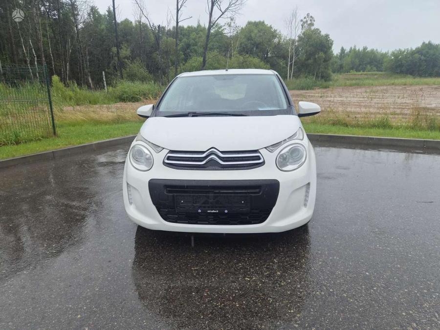 White Citroen C1 2016 in Utena, with an engine capacity of 1.20 L and mileage of 159 thousand km for 3650 €, photo 3 on AUTOMOTO.COM.LV