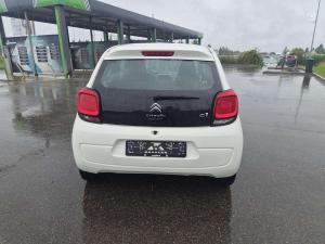 White Citroen C1 2016 in Utena, with an engine capacity of 1.20 L and mileage of 159 thousand km for 3650 €, photo 6 on AUTOMOTO.COM.LV